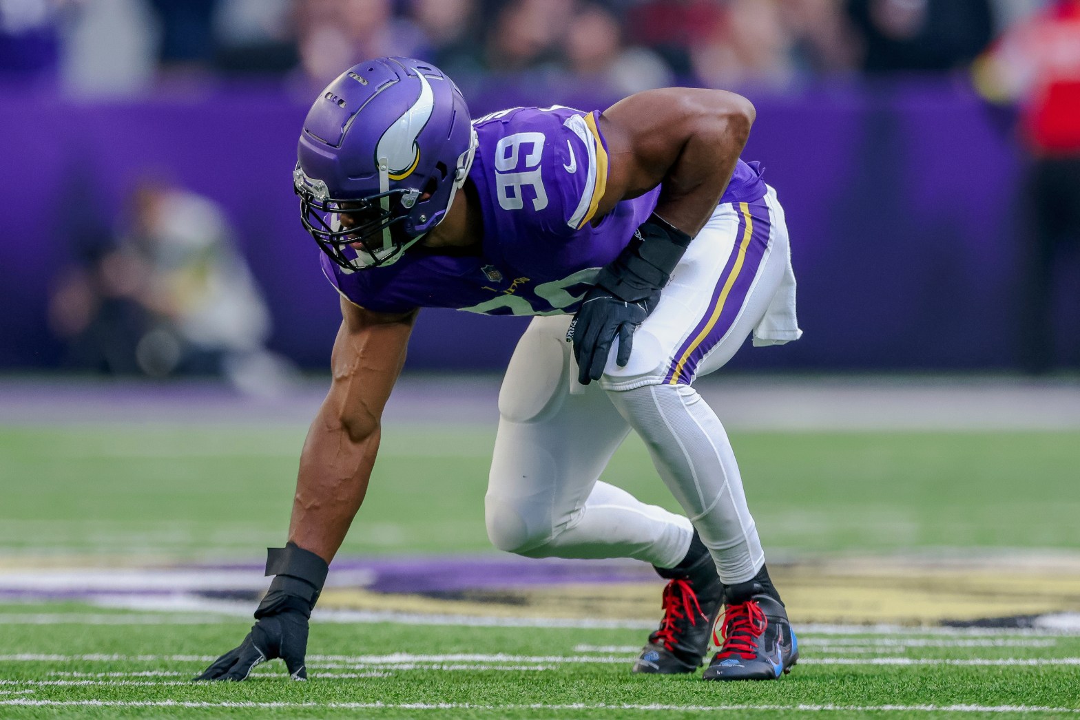 Texans snare star pass rusher Hunter for $49m | The Sports Despatch